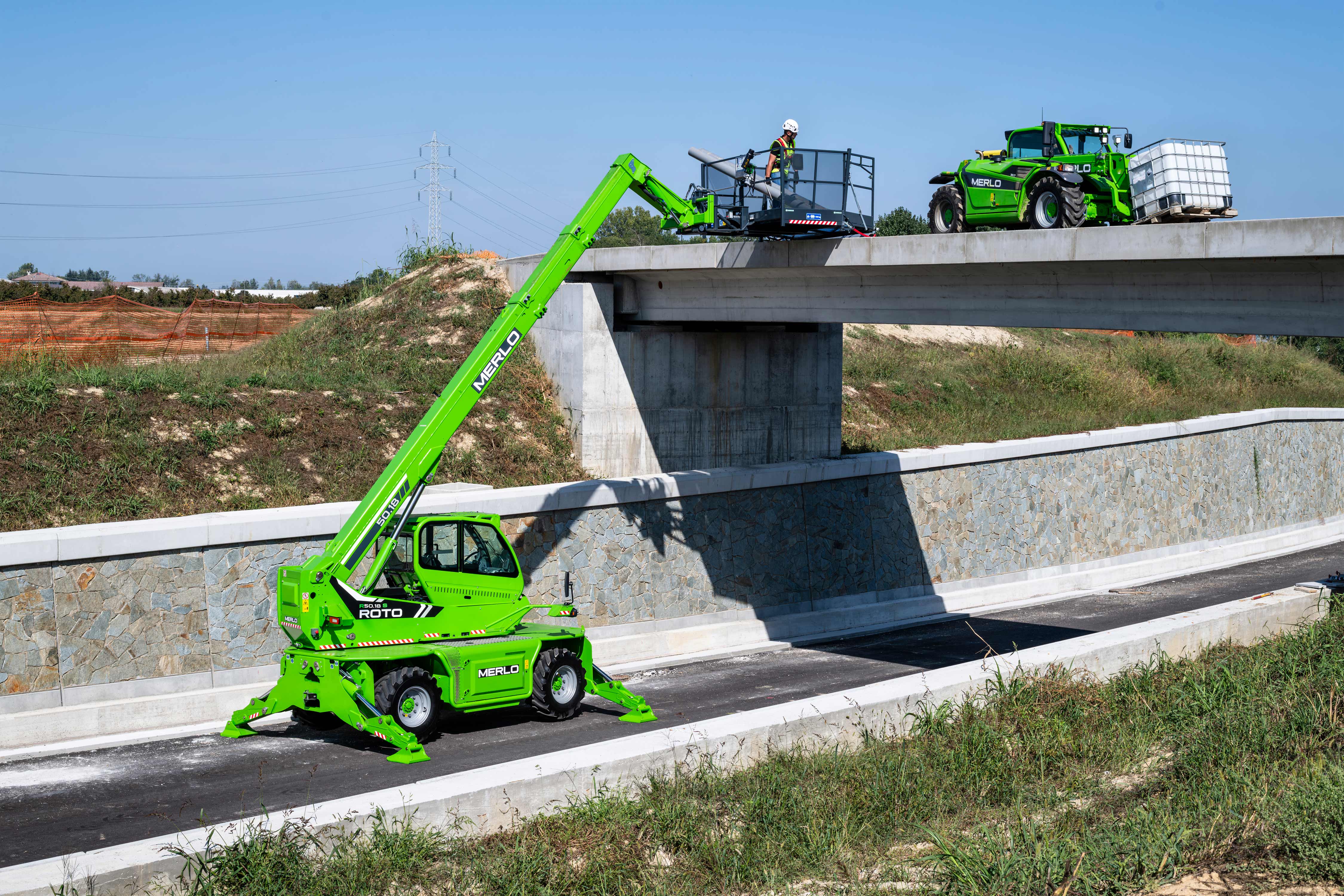 Preview the all-new Merlo ROTO range of rotating telescopic handlers at ...
